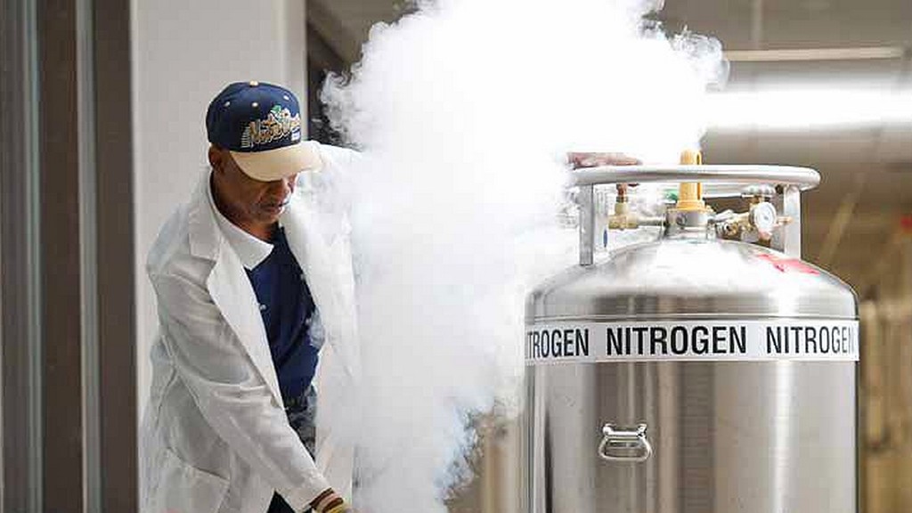 ถังไนโตรเจนเหลว